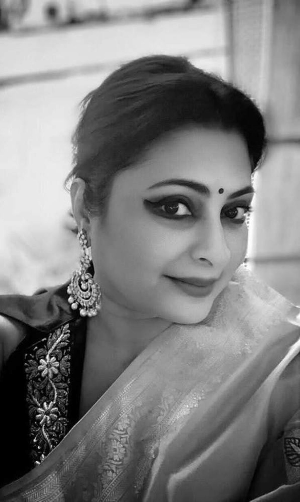 The Red Dot On An Indian Woman39s Forehead What Is It Indian Mark On