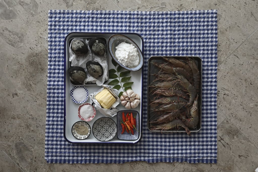 how to make salted egg prawns