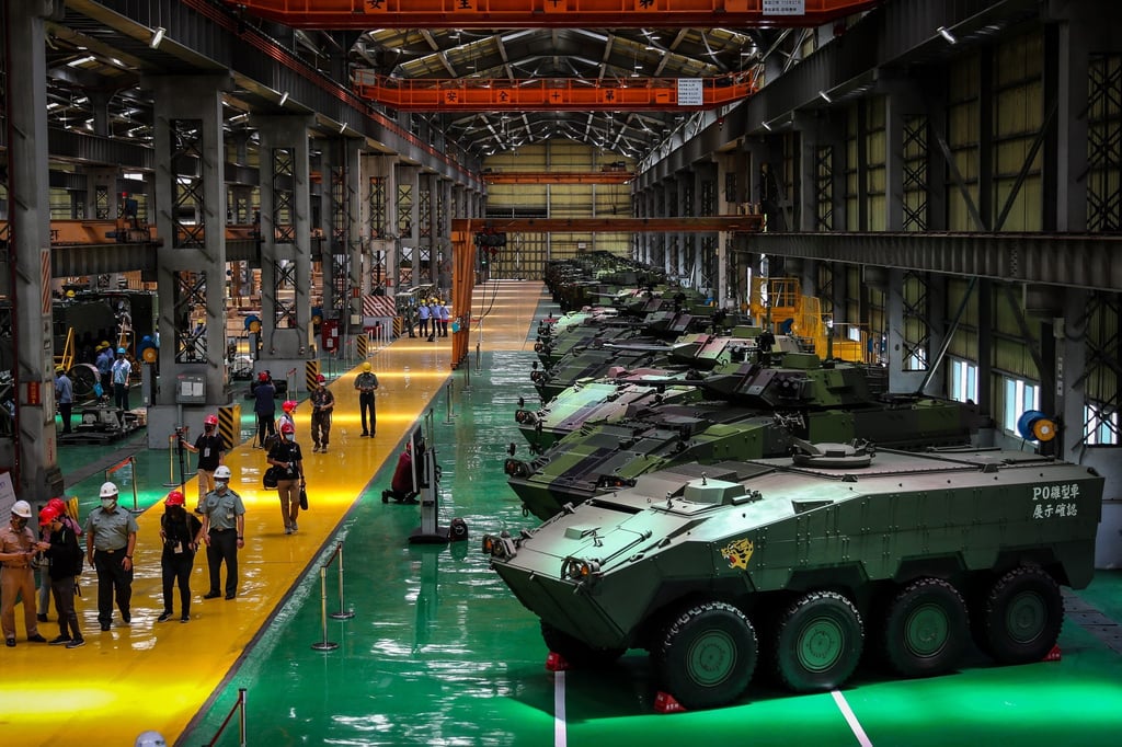 Taiwan shows off its latest armoured vehicle, the CM-34 Clouded Leopard ...