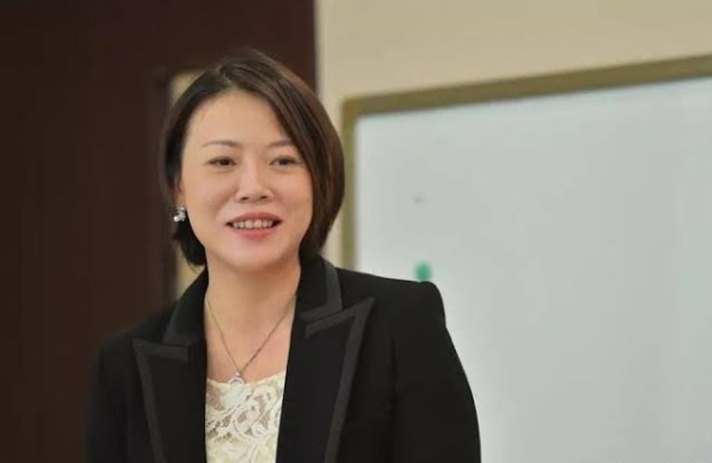 How did Asia’s richest woman Yang Huiyan lose half her wealth? With ...