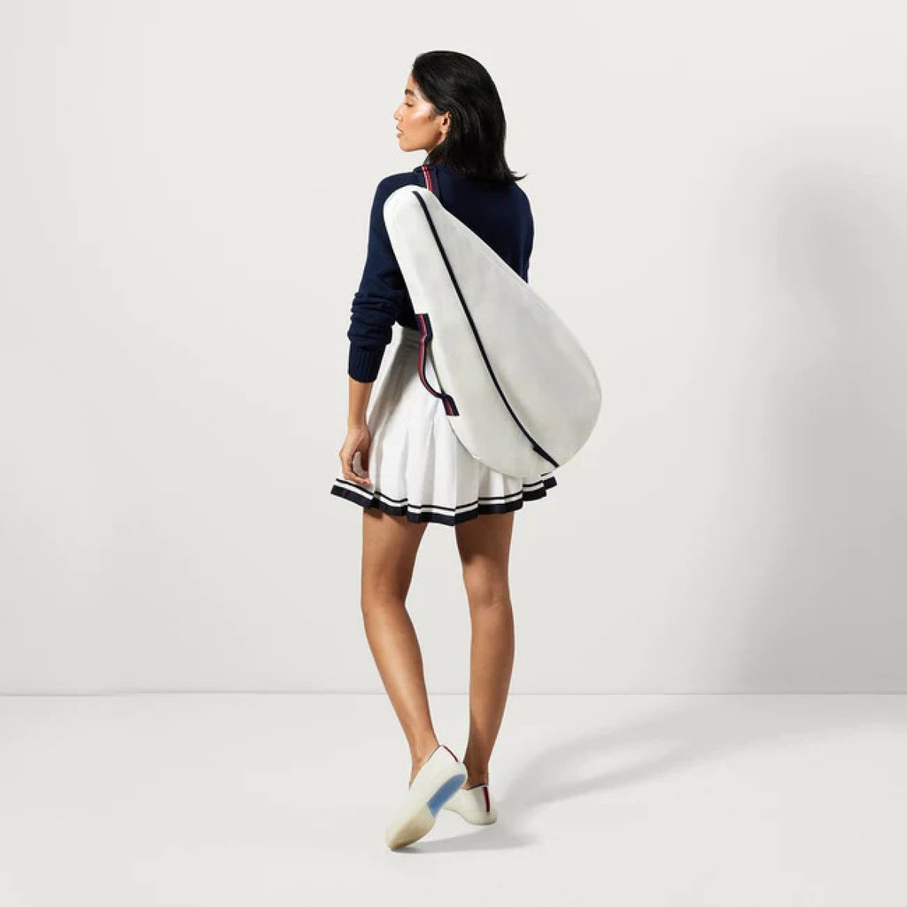 Water bottles on your feet: the ultimate tennis souvenirs? Inside the ...