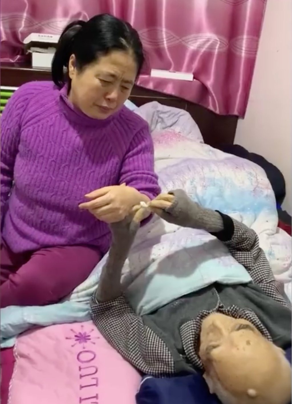 Touch of an angel: dying Chinese folk doctor granted final wish to ...