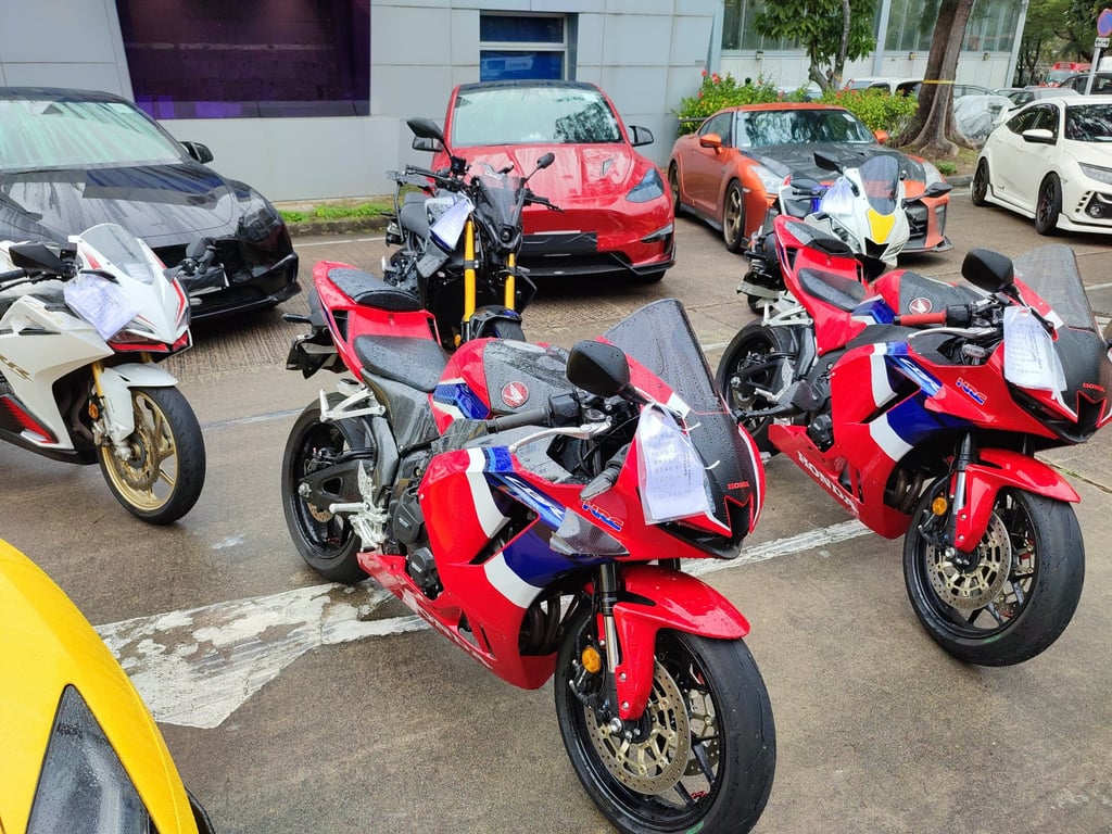 Hong Kong police arrest 16 and impound 8 cars, 5 motorcycles in ... Hong Kong police arrest 16 and impound 8 cars, 5 motorcycles in ...