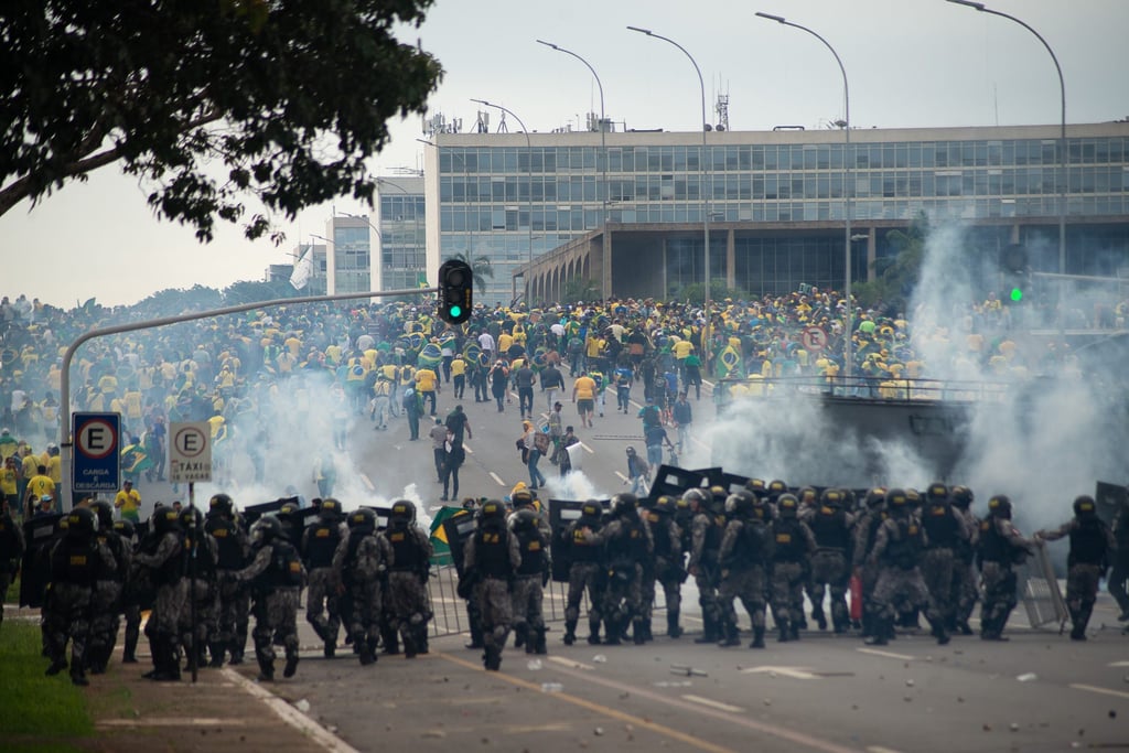 Bolsonaro’s last justice minister arrested over Brazil riot | South ...