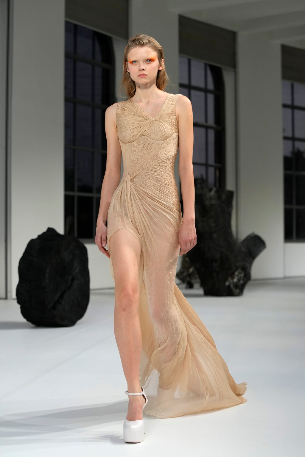 15 Best Looks Unveiled At Milan Fashion Week 2023 From Fearless Gucci