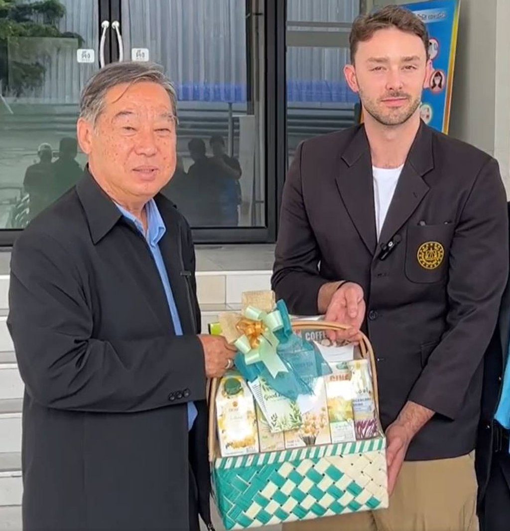 Thai club offers US$1,400 to patron slapped by bouncer for taking water ...