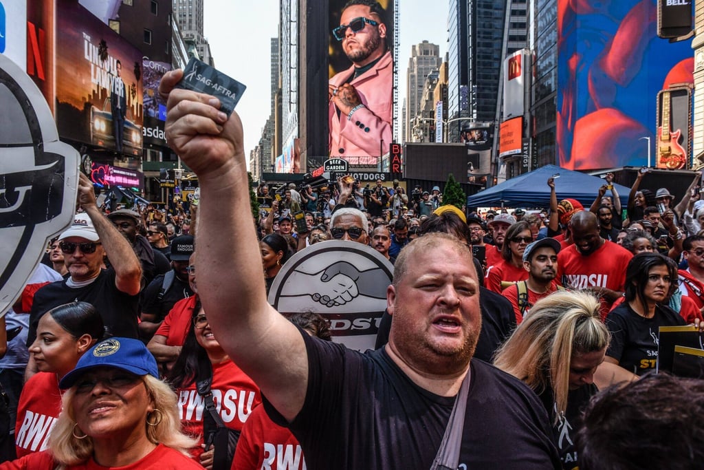 Hollywood heavyweights lead strike rally of actors and writers in Times ...