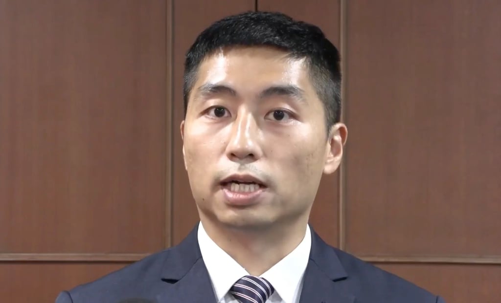 Hong Kong police arrest woman on suspicion of scamming pedestrians out ...