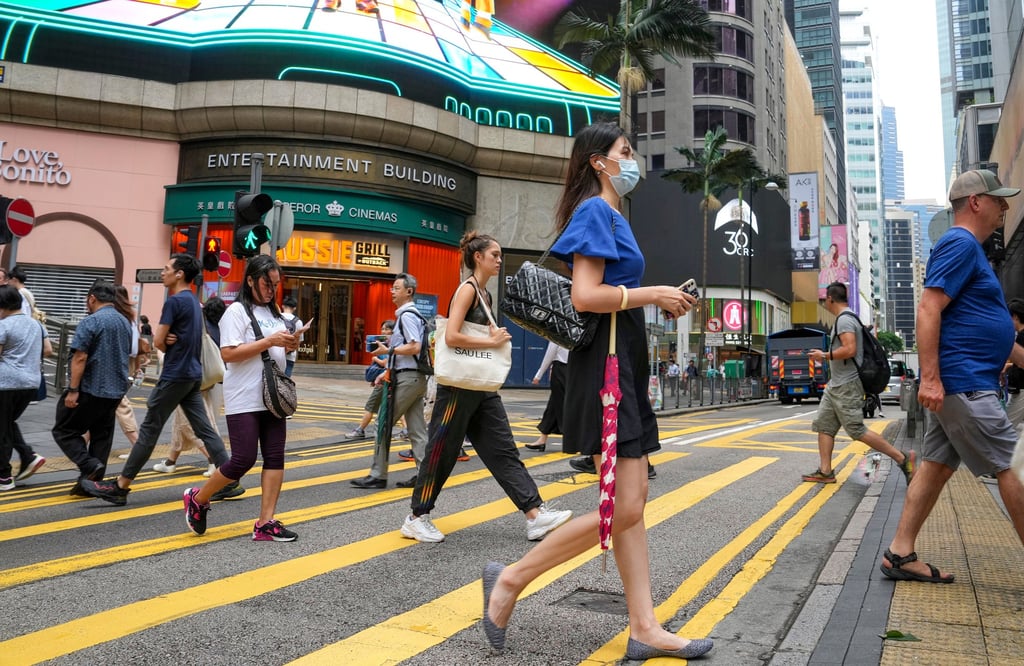 Average annual salary for Hong Kong fresh graduates at HK$300,000, 7.8 ...