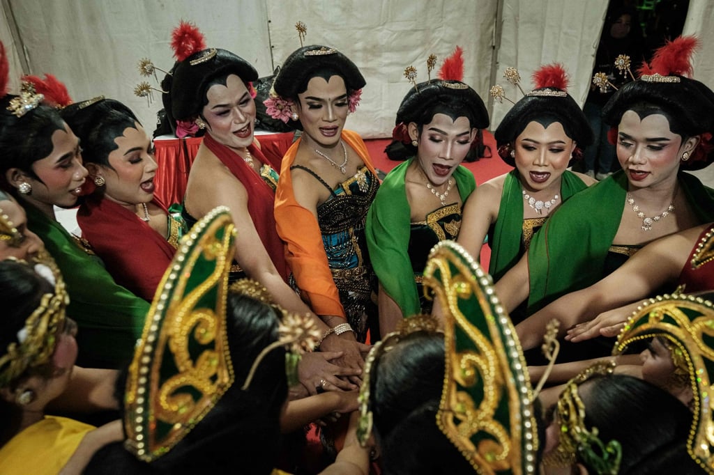 Drag artists resist Indonesia’s anti-LGBTQ stigma to keep centuries-old ...