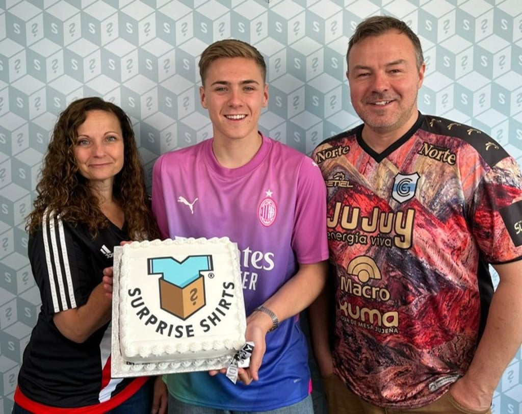 Teenage entrepreneur selling mystery football shirts sees surge in Hong ...