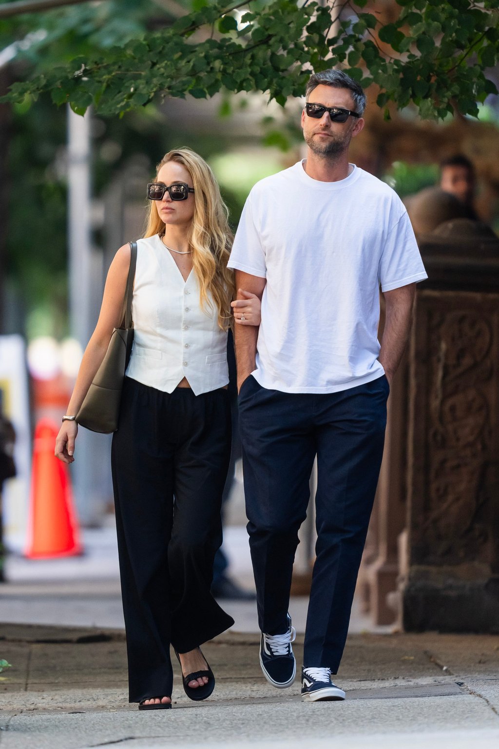 Who is Jennifer Lawrence’s gallerist husband Cooke Maroney? The No Hard ... Who is Jennifer Lawrence’s gallerist husband Cooke Maroney? The No Hard ...