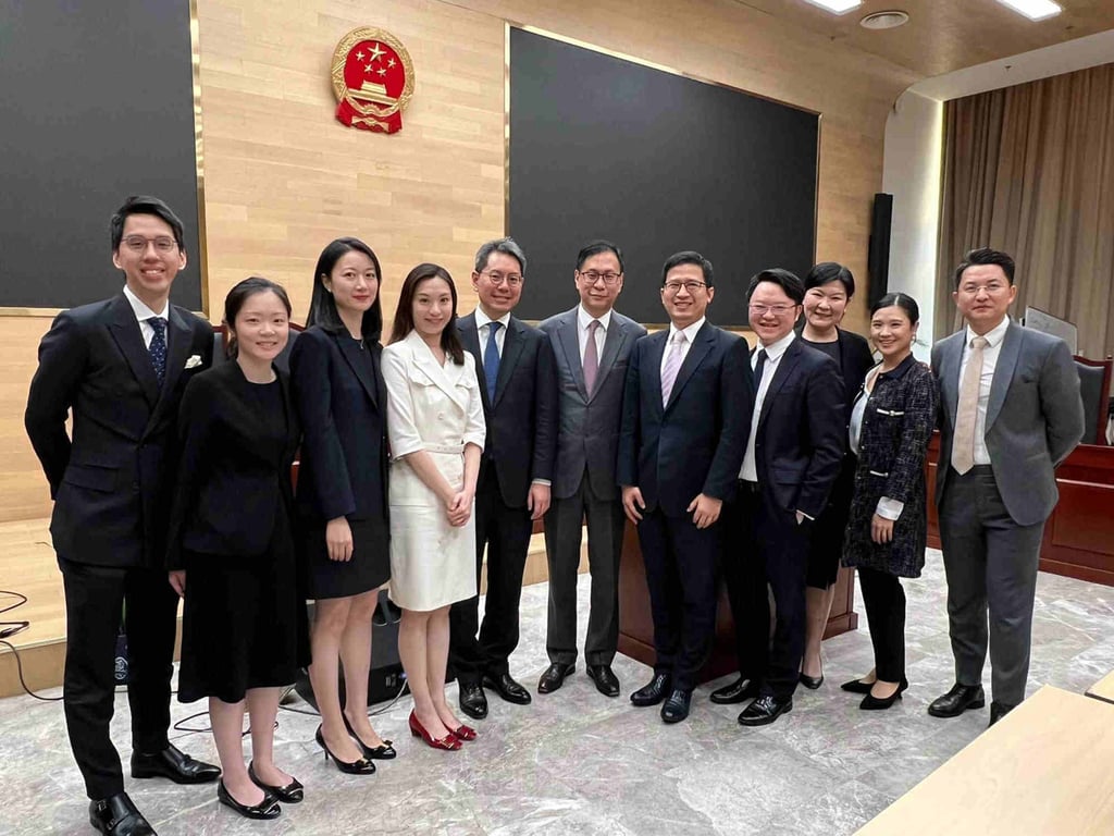 Hong Kong Bar Association re-elects Victor Dawes as chairman for third ... Hong Kong Bar Association re-elects Victor Dawes as chairman for third ...