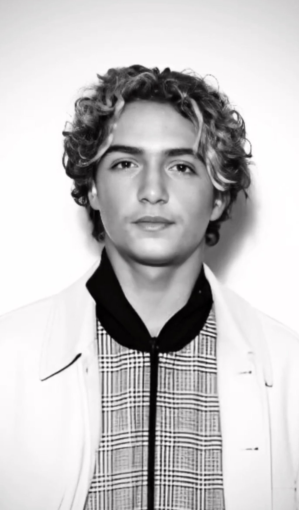 Meet Matthew McConaughey’s lookalike teen son, Levi: the 15-year-old ...