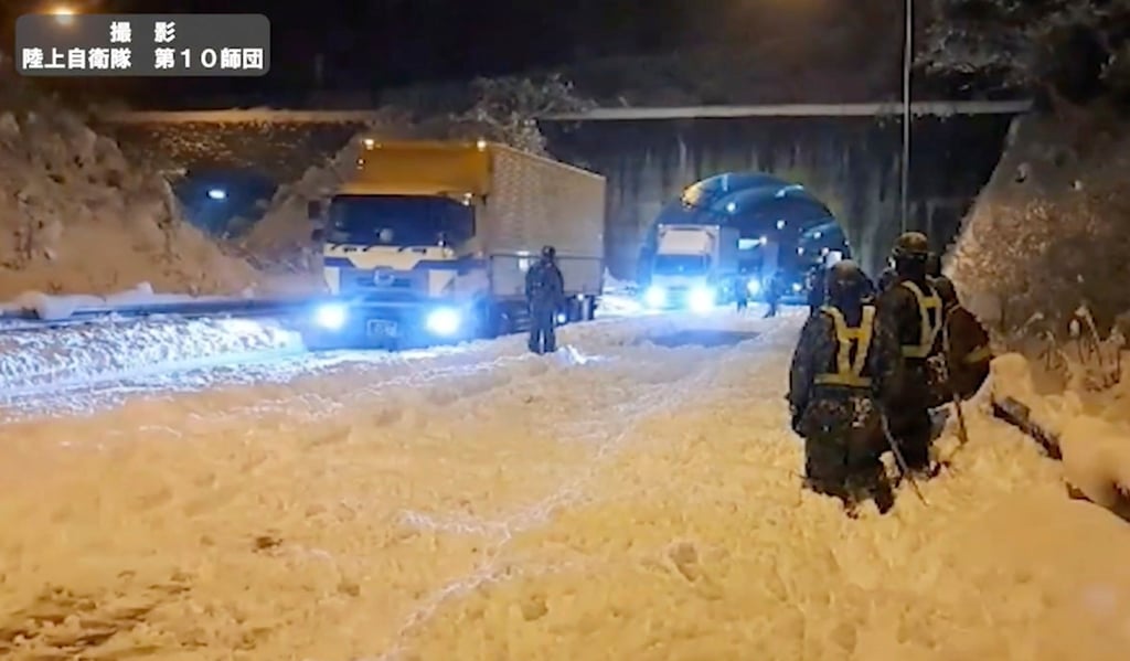 Japan braces for more heavy snow after 800 cars stranded during a 6 ...