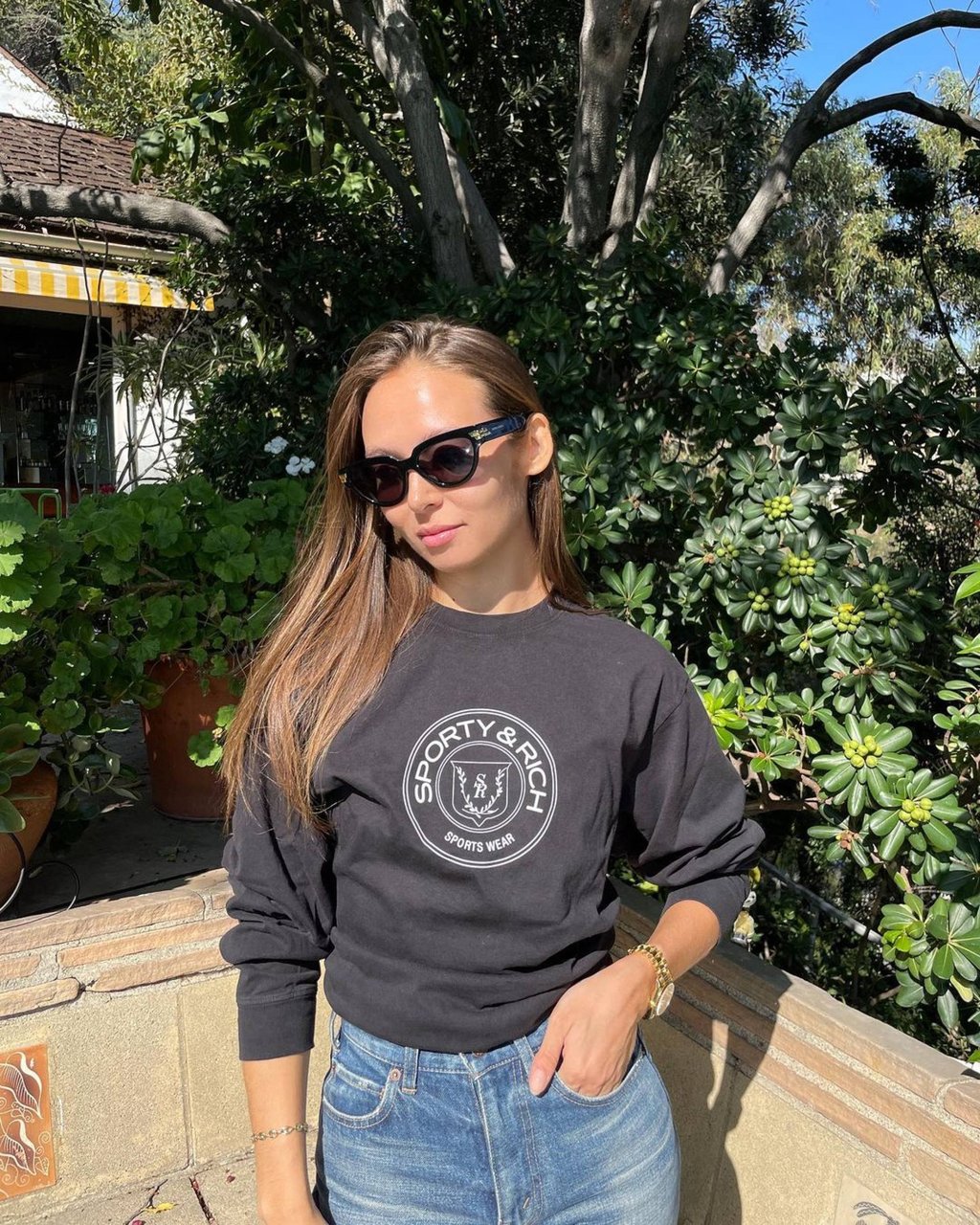 What is Sporty & Rich, the athleisure brand that Gen Z loves? How Emily ...