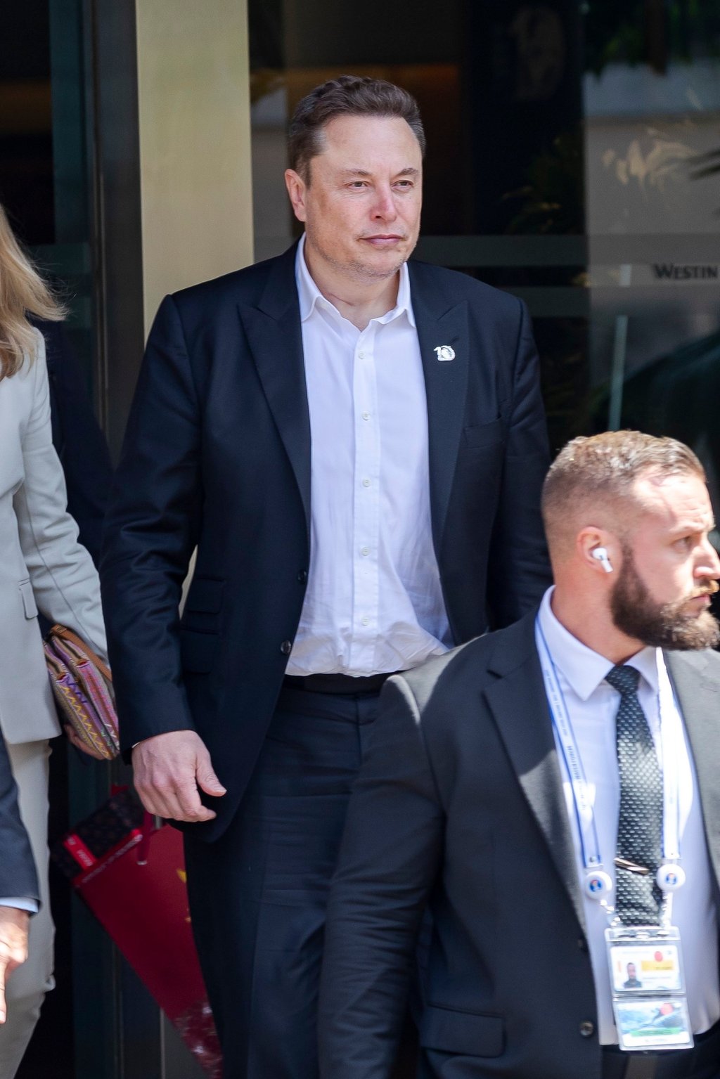 Elon Musk’s fashion diplomacy: he rocked a batik shirt in Bali on a ...