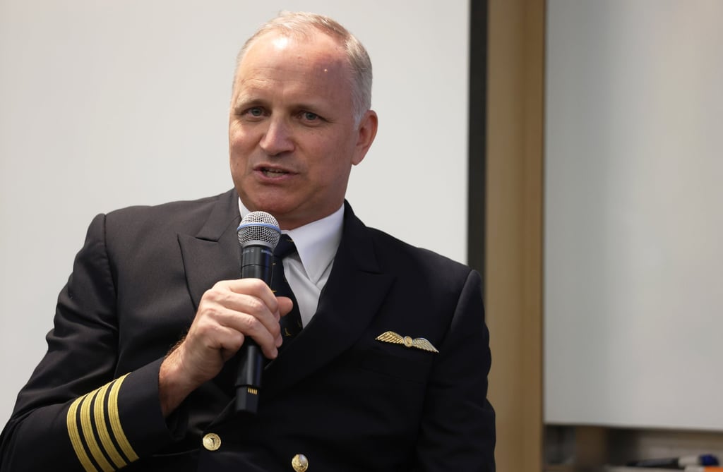 Hong Kong’s Cathay Pacific cadet pilots to stay at US flight school ...