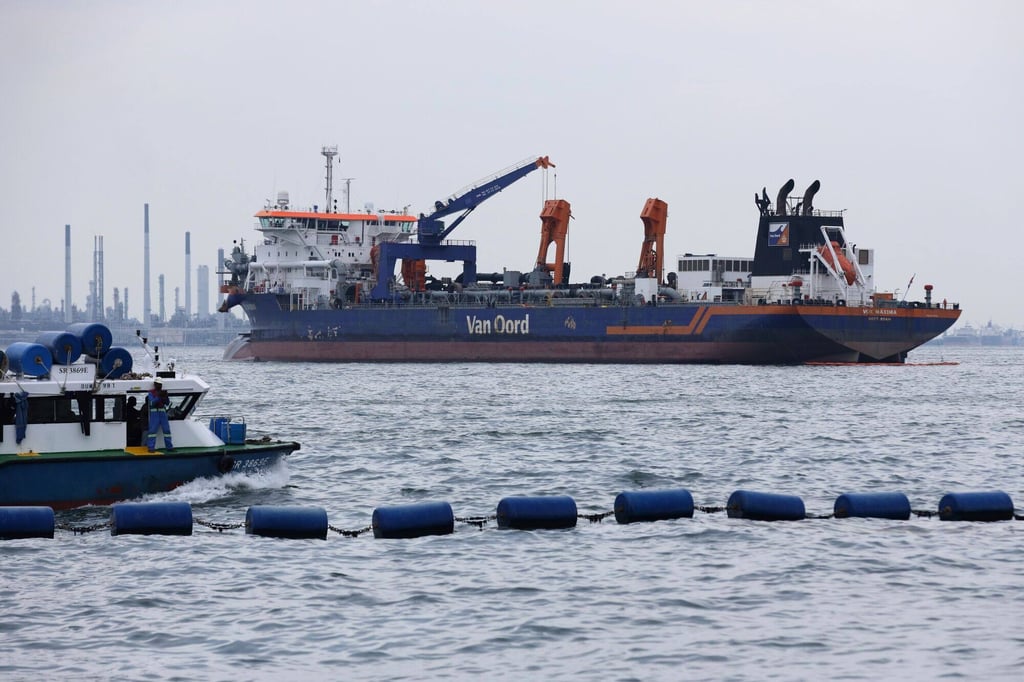 Singapore races to clean-up oil slick from resort island of Sentosa ...