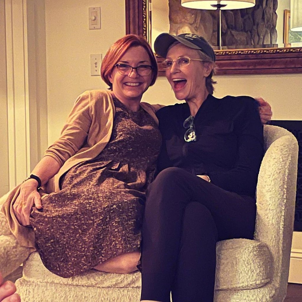 Who is Jane Lynch’s low-key screenwriter wife Jennifer Cheyne? The Glee ...