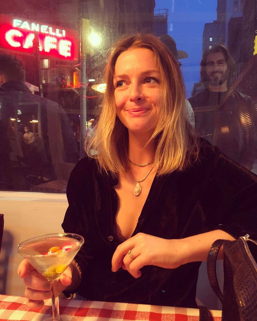 Who is Theo James’ ‘strong’ wife, Ruth Kearney? The Gentlemen star ...