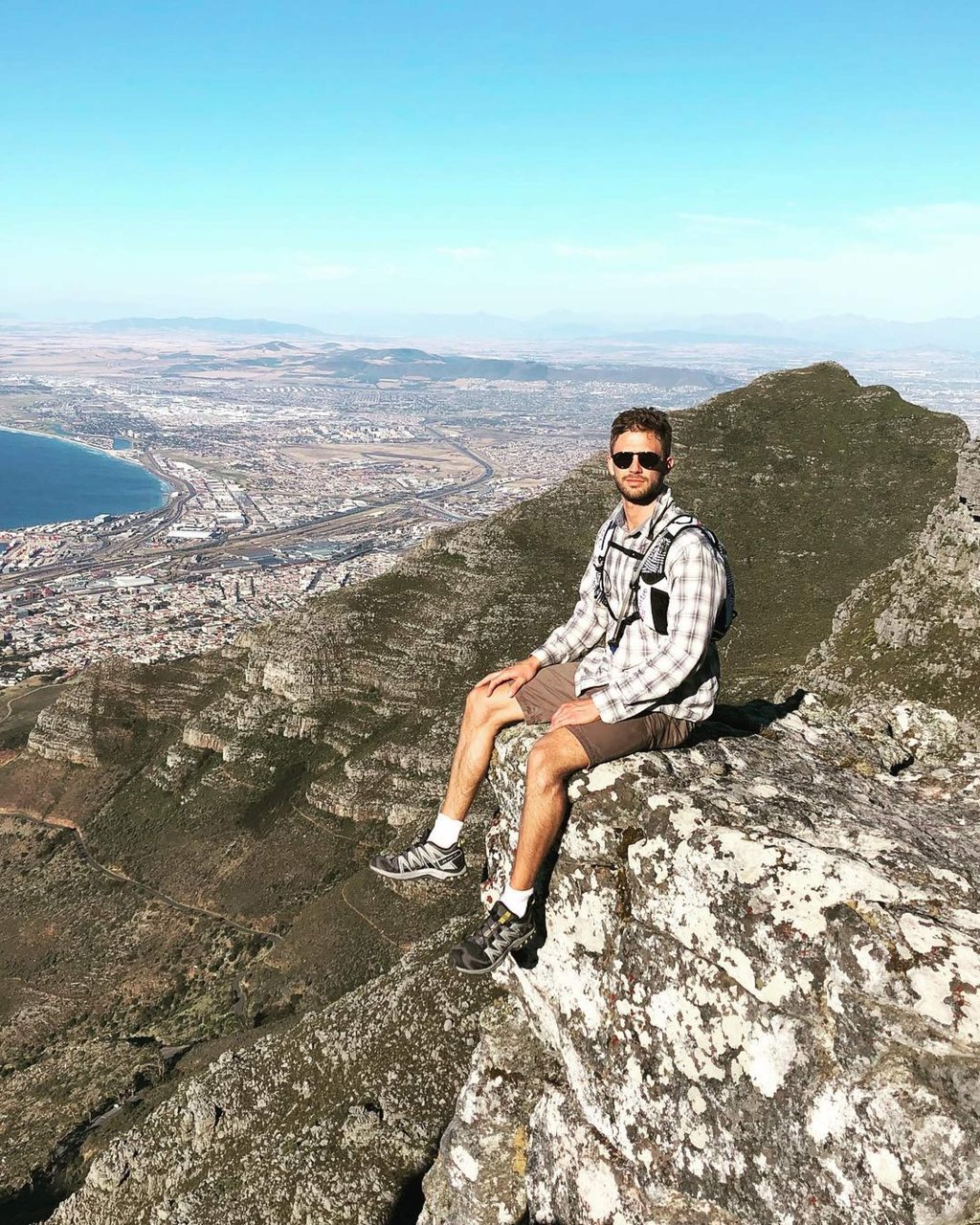 Who is Alexander Smurfit, the hunky businessman spotted with Alessandra ...