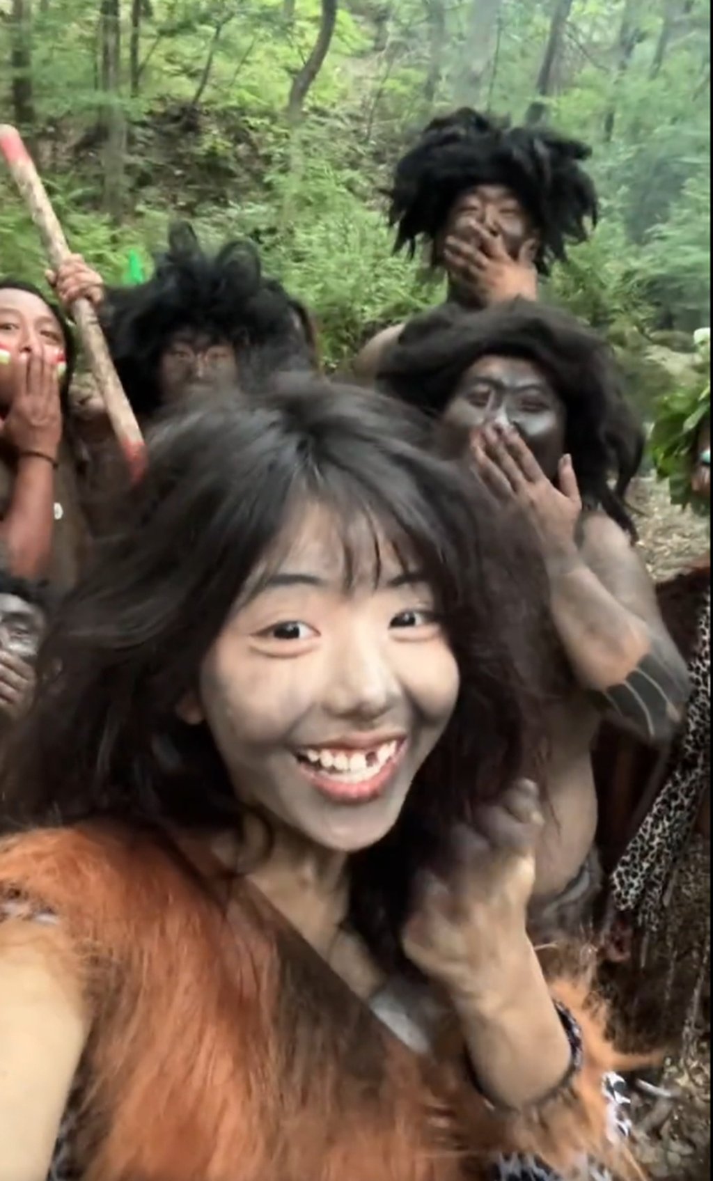 Actors at China scenic spot pose as wild, primitive people to scare ...