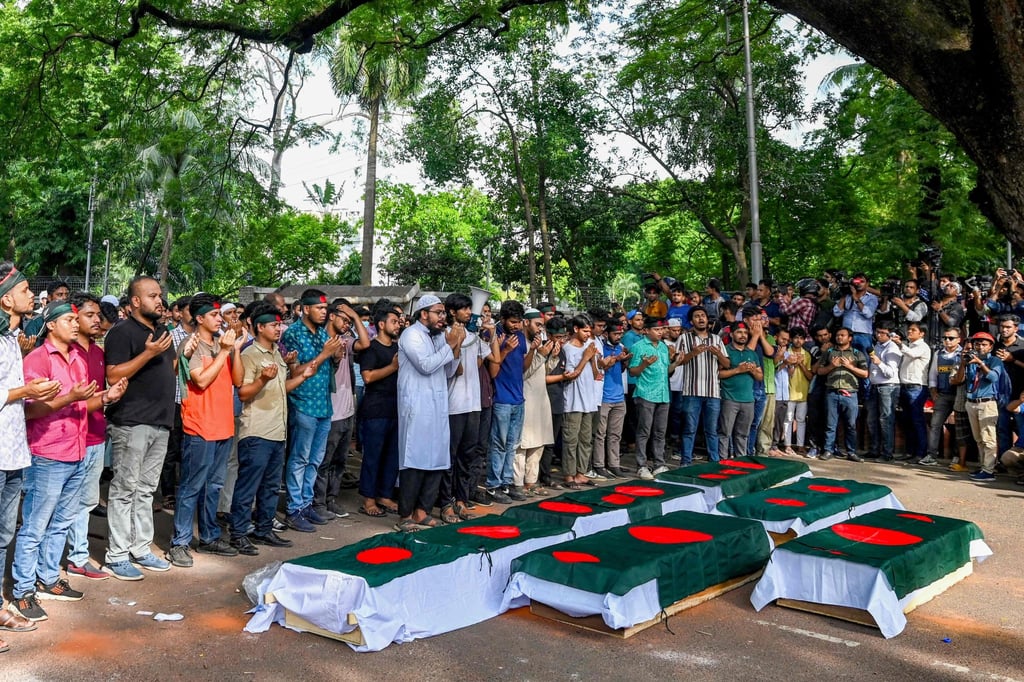 Bangladesh student protests turn deadly as demonstrators bring nation ...