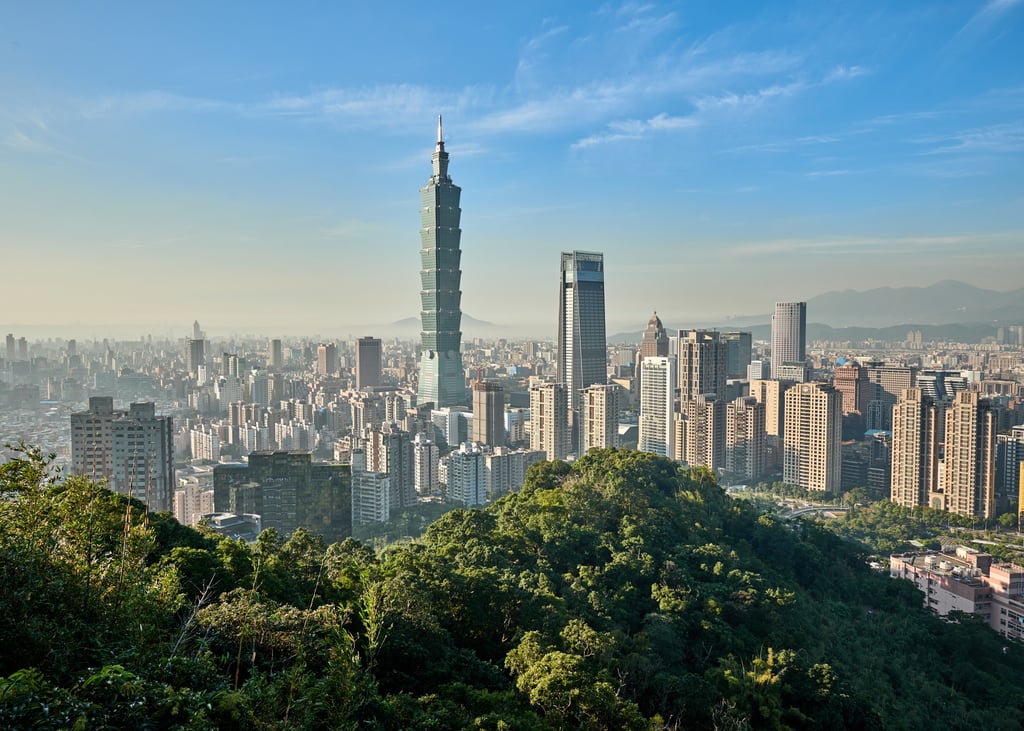 ‘Cruel’ Taiwan mother panned for making daughter, 6, walk barefoot on ...