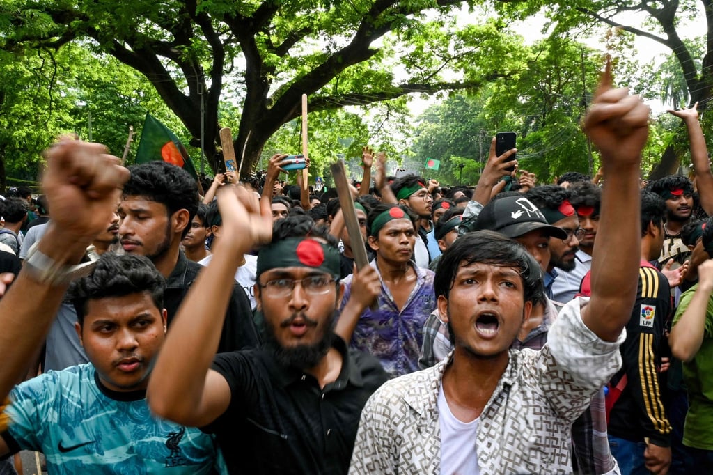 Bangladesh student protests turn deadly as demonstrators bring nation ...