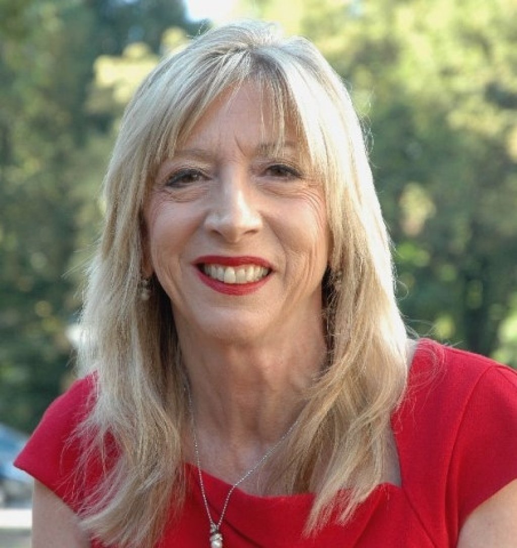 How brain training apps, puzzles and reading keep the mind sharp, and ...