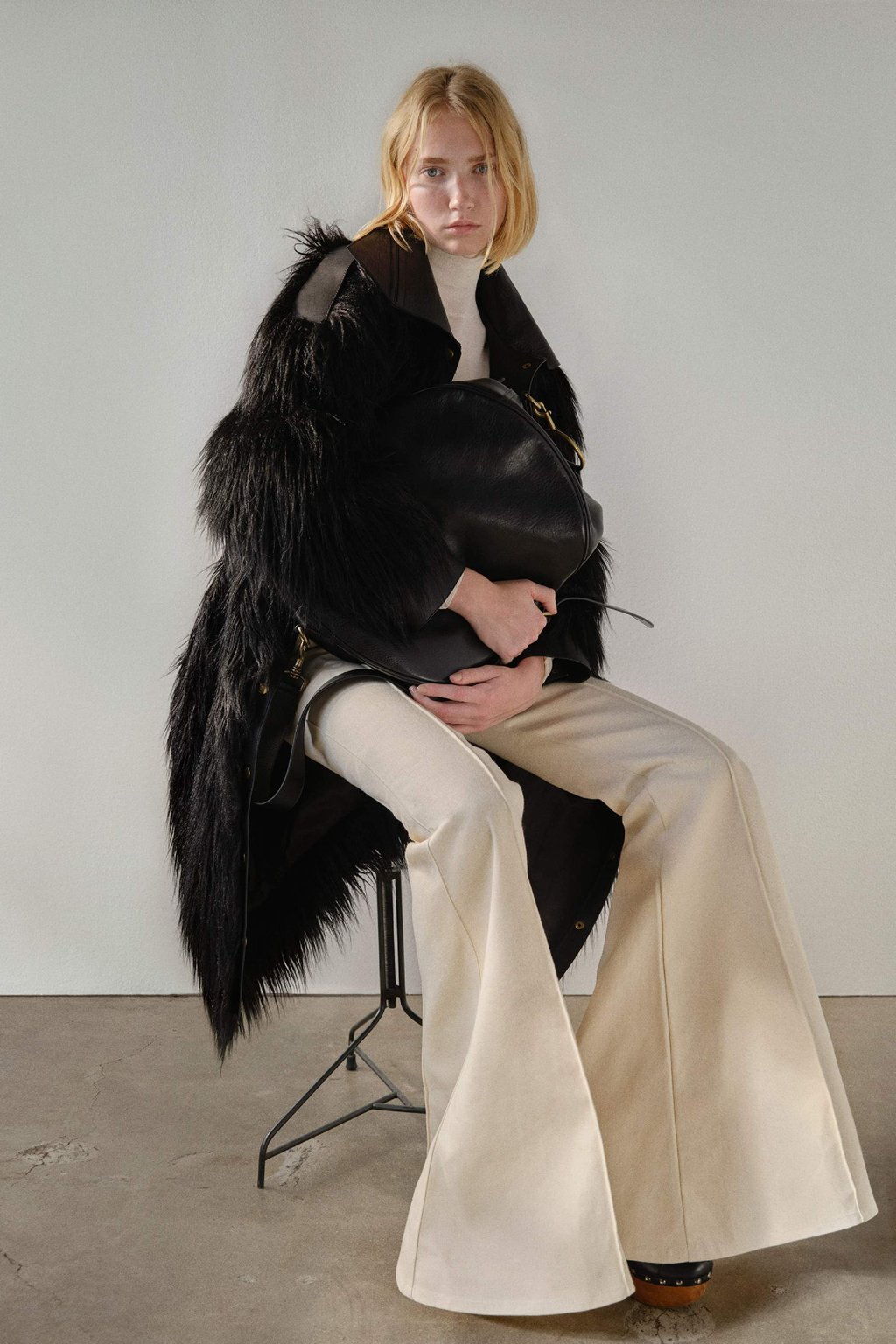 Bell bottoms are back: Margot Robbie and Gigi Hadid rock 70s styles ...