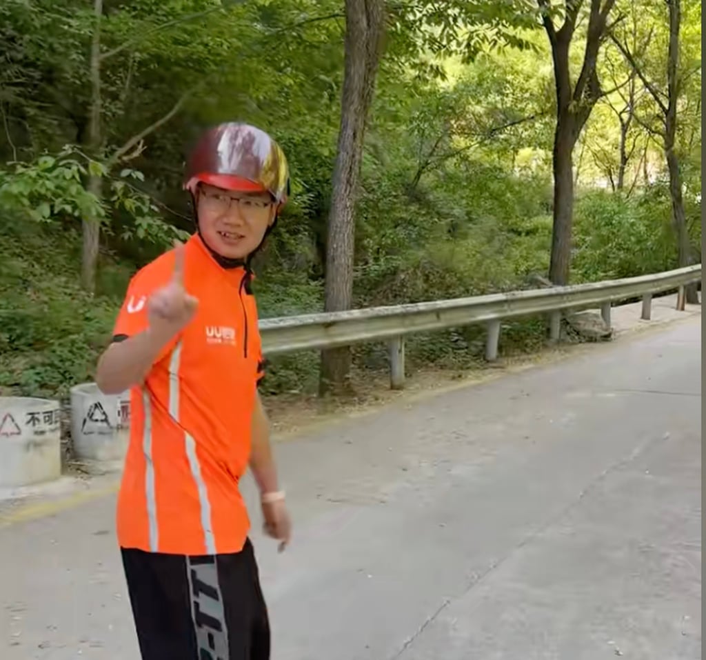 China woman hires delivery man to climb mountain, destroy ‘love lock’ of cheating ex - Chit-Chat ...