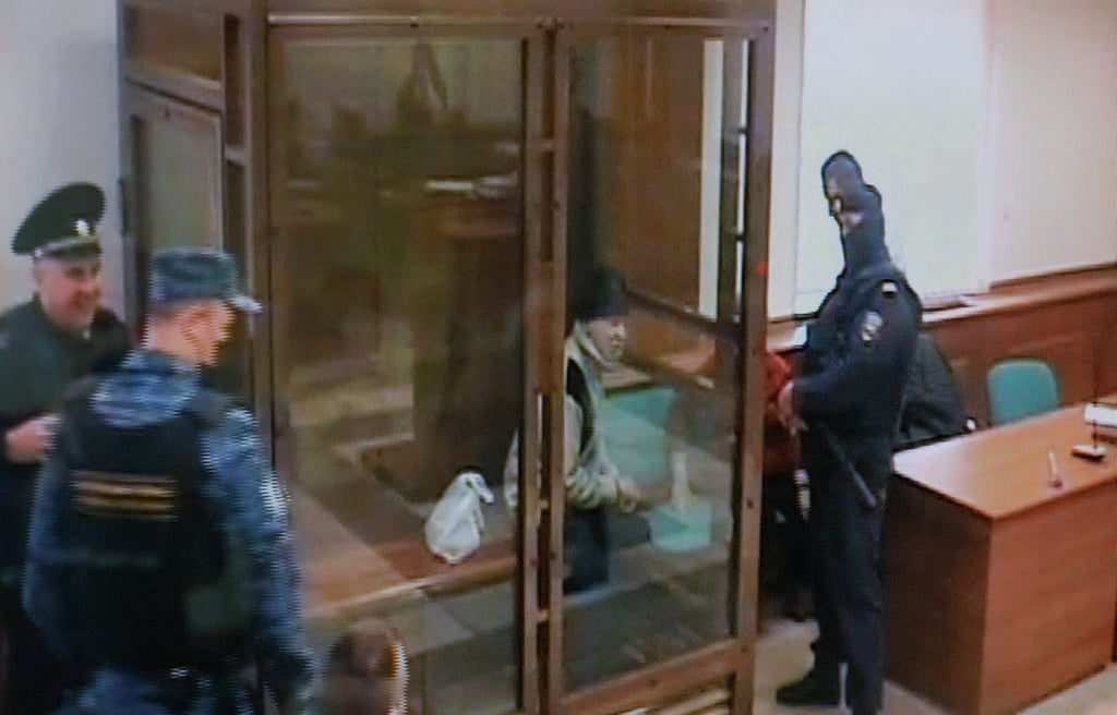 Russian court jails US citizen for nearly 7 years on Ukraine mercenary ...