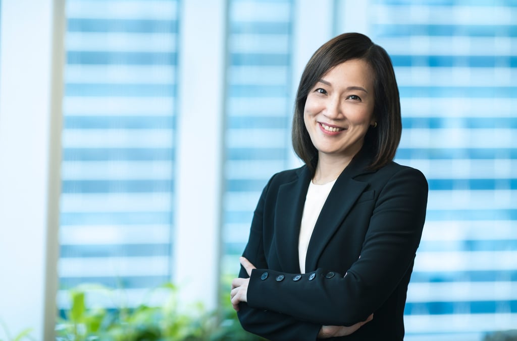 StanChart to hire more wealth managers in Hong Kong, Singapore under US ...