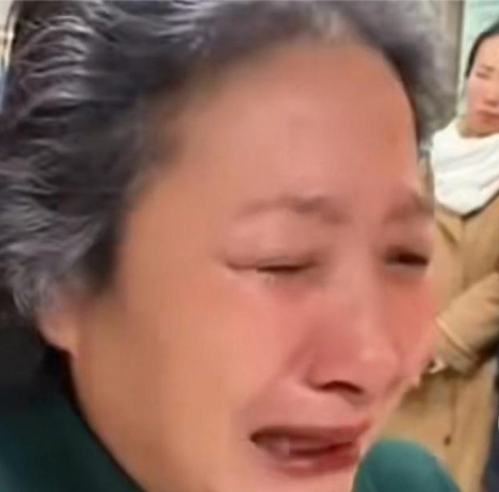 Lowyat.NET > China Parents Use AI Against Their Children.