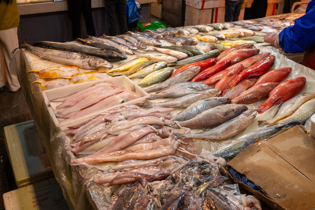 Chinese woman swallows raw fish gallbladder, hoping to relieve headache ...