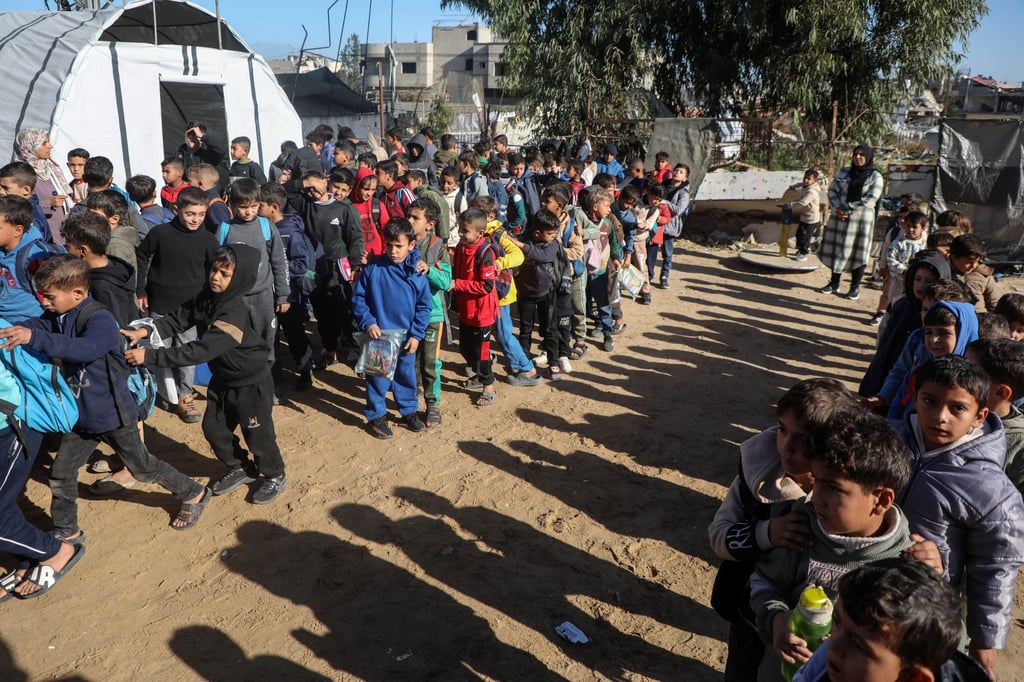 After 2.5-year Israel blockade on Gaza, Unicef delivers school kits ...