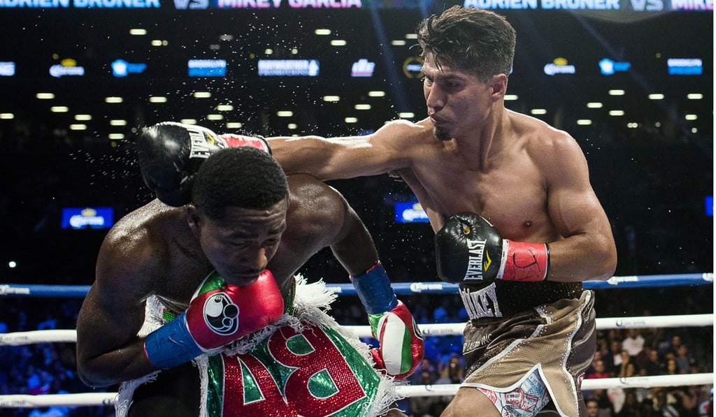 Is Manny Pacquiao back in training? Philippines icon keeps fans ...