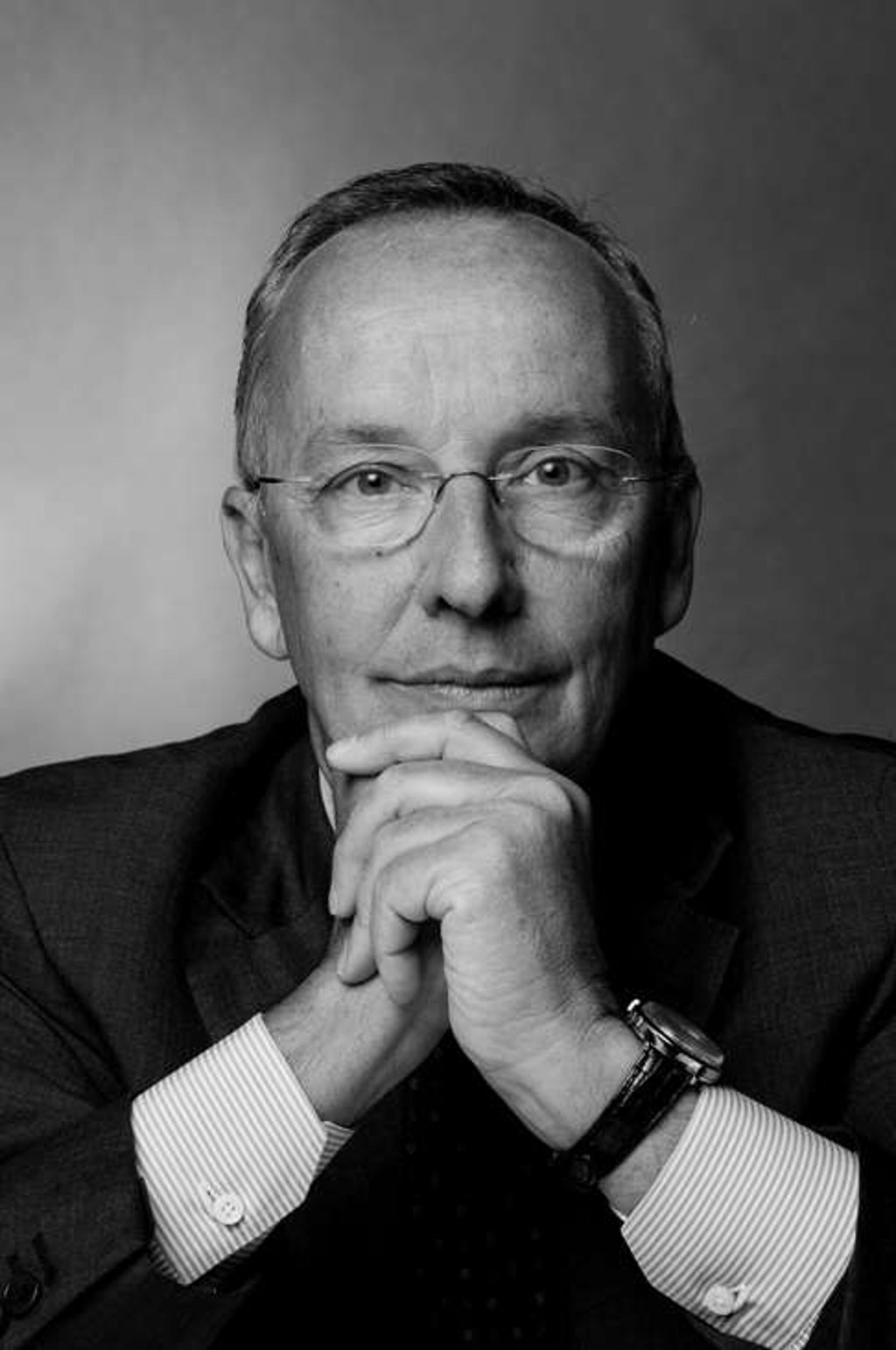 Lamborghini designer Walter de Silva drives into women’s shoes | South ...
