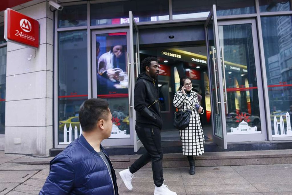 Little-known Brazilian Fernandinho attempts to bridge cultural gap ...