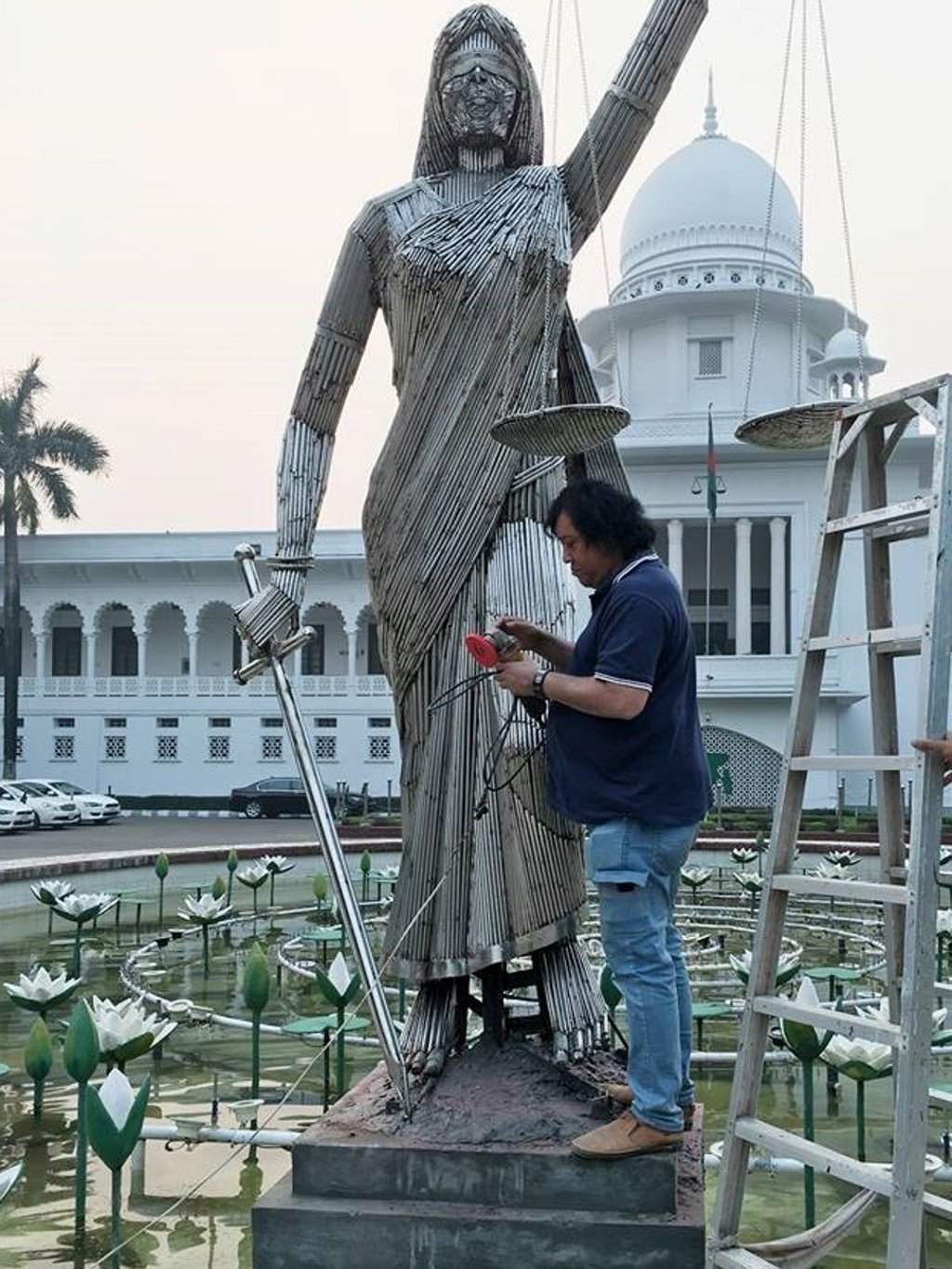 Bangladesh pulls down Supreme Court’s ‘un-Islamic’ statue of Lady ...