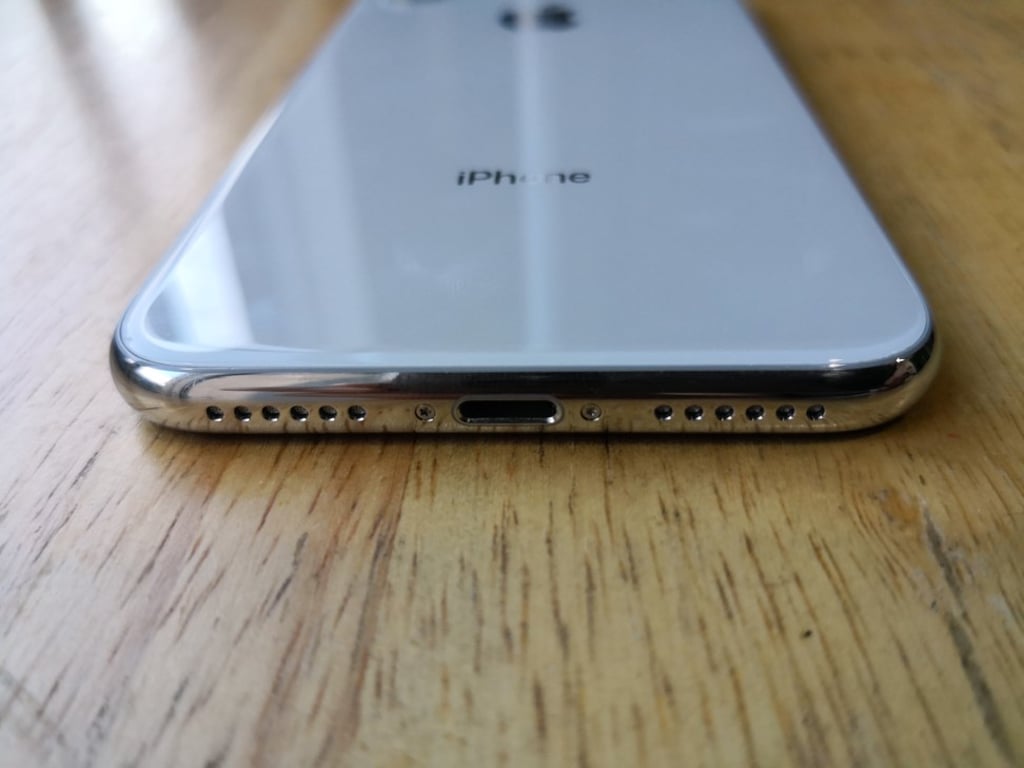 Video | Apple iPhone X review – a top-notch phone spoiled by top notch ...