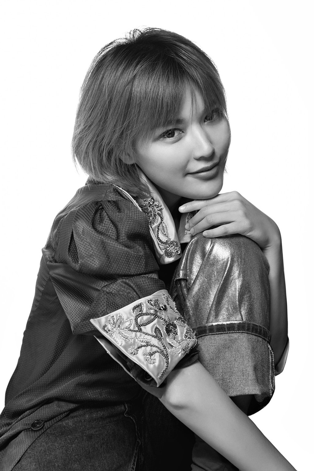 Chinese fashion brand Mukzin has found a fan in Gigi Hadid with modern ...