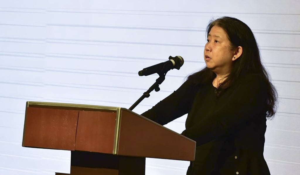 Celebrities and Hong Kong film industry veterans pay their respects at ...