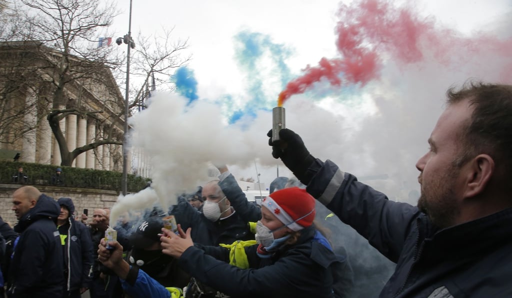 Students blockade schools as protests spread across France in response ...