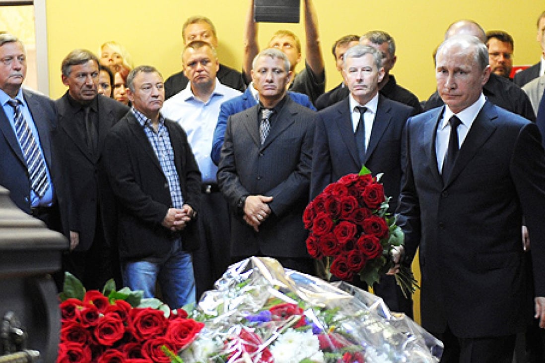 Emotional Putin flees cameras after mentor’s funeral | South China ...