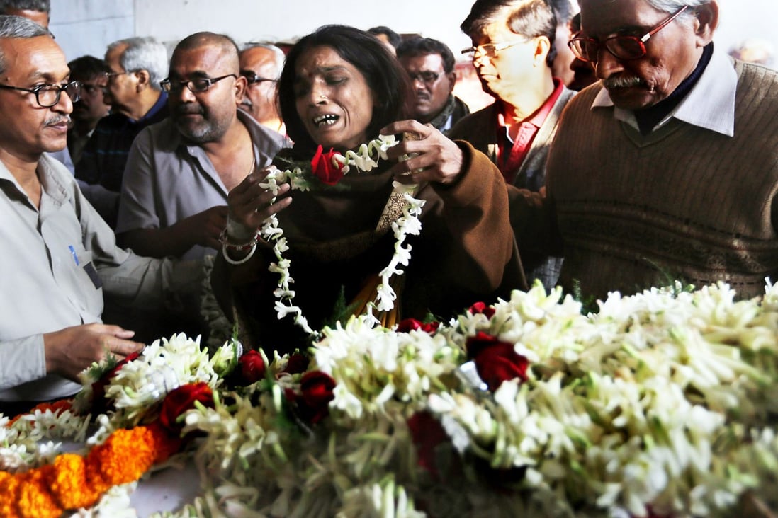 Calcutta anger as double gang-rape victim set on fire and burns to ...