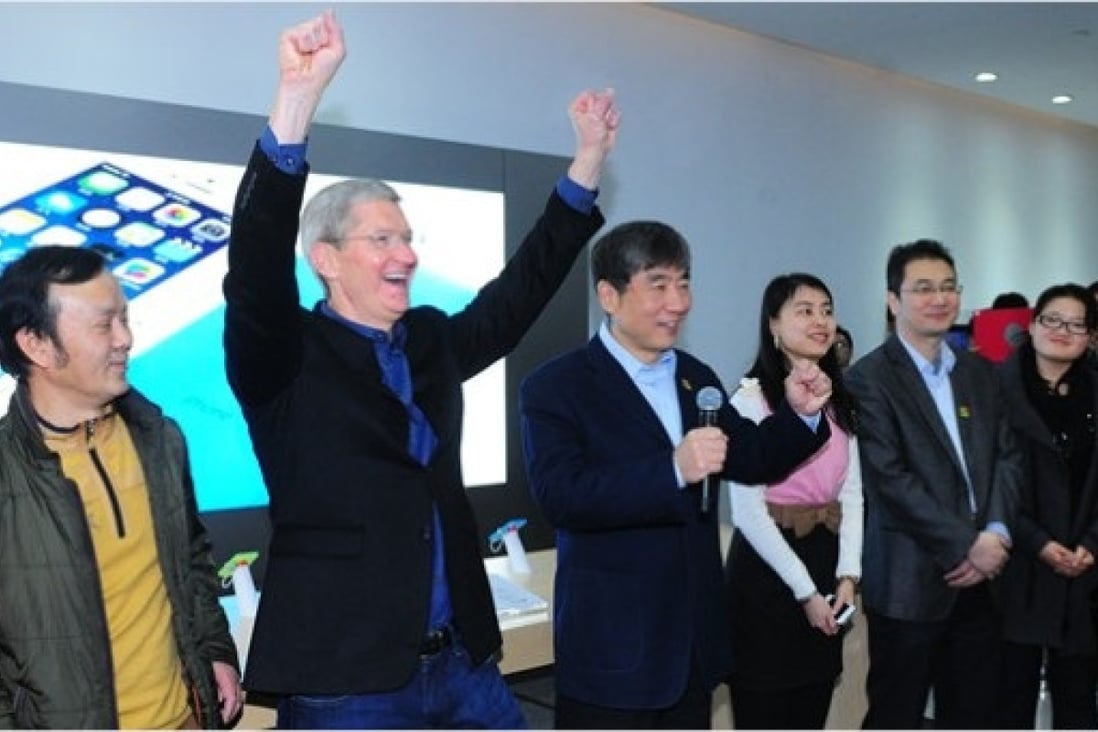 Apple CEO appears in Beijing to celebrate China Mobile sale of iPhones ...