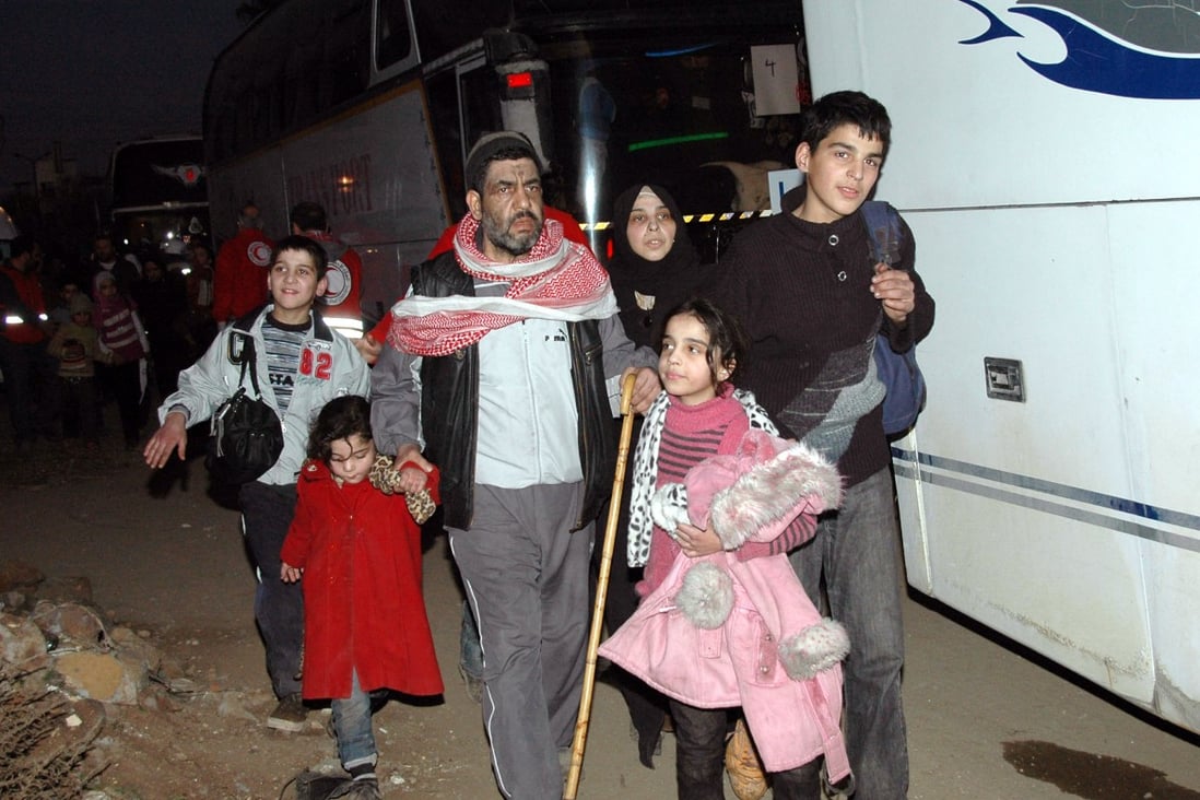 Homs evacuations resume as Syria peace talks falter | South China ...